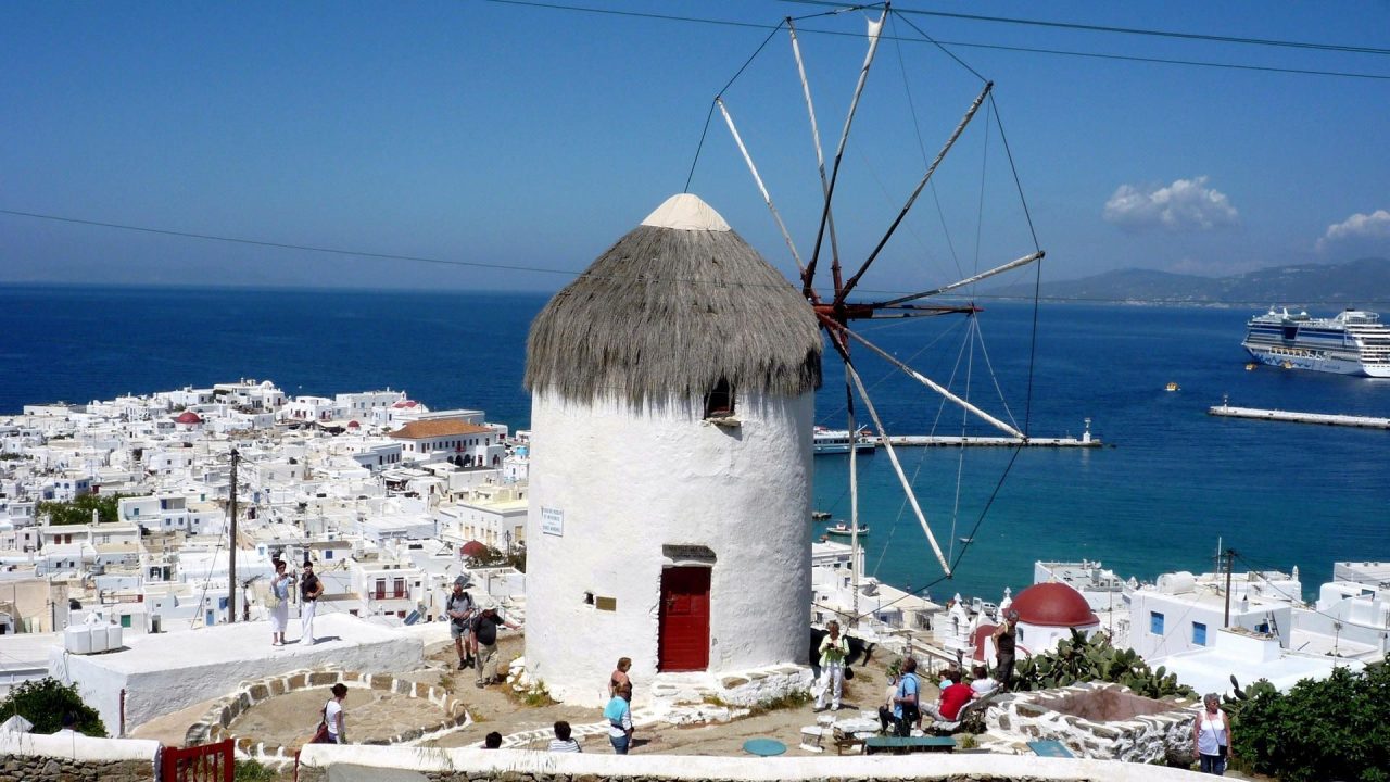 Μύκονος: Πανικός στο εστιατόριο με τα «χρυσά» καλαμαράκια: «Είσαι ...