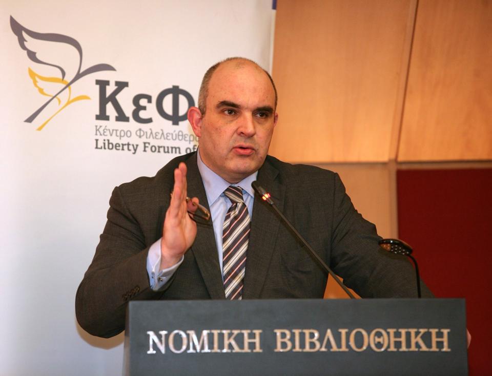 Γρηγόρης Φαρμάκης: Το πλοίο Ελλάδα έχει κολλήσει στα αβαθή και σαπίζει ...