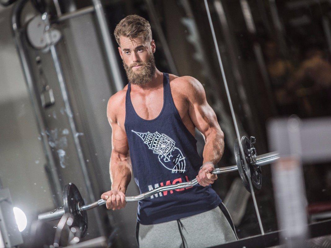 Αυτός είναι ο 29χρονος τραπεζίτης που "τρέχει" ένα γυμναστήριο με τζίρο ...