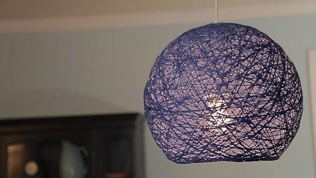 DIY: Πώς να φτιάξετε υπέροχα φωτιστικά χώρου (video) - Mononews.gr