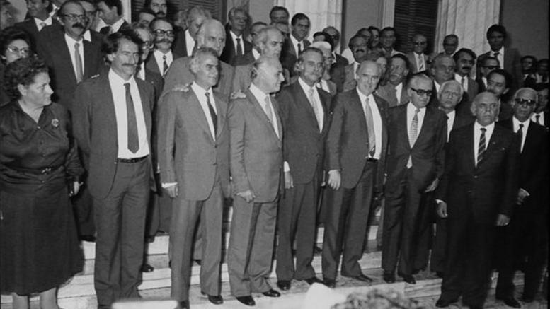 Πέθανε ο πρώην υπουργός του ΠΑΣΟΚ Γρηγόρης Βάρφης - Mononews.gr