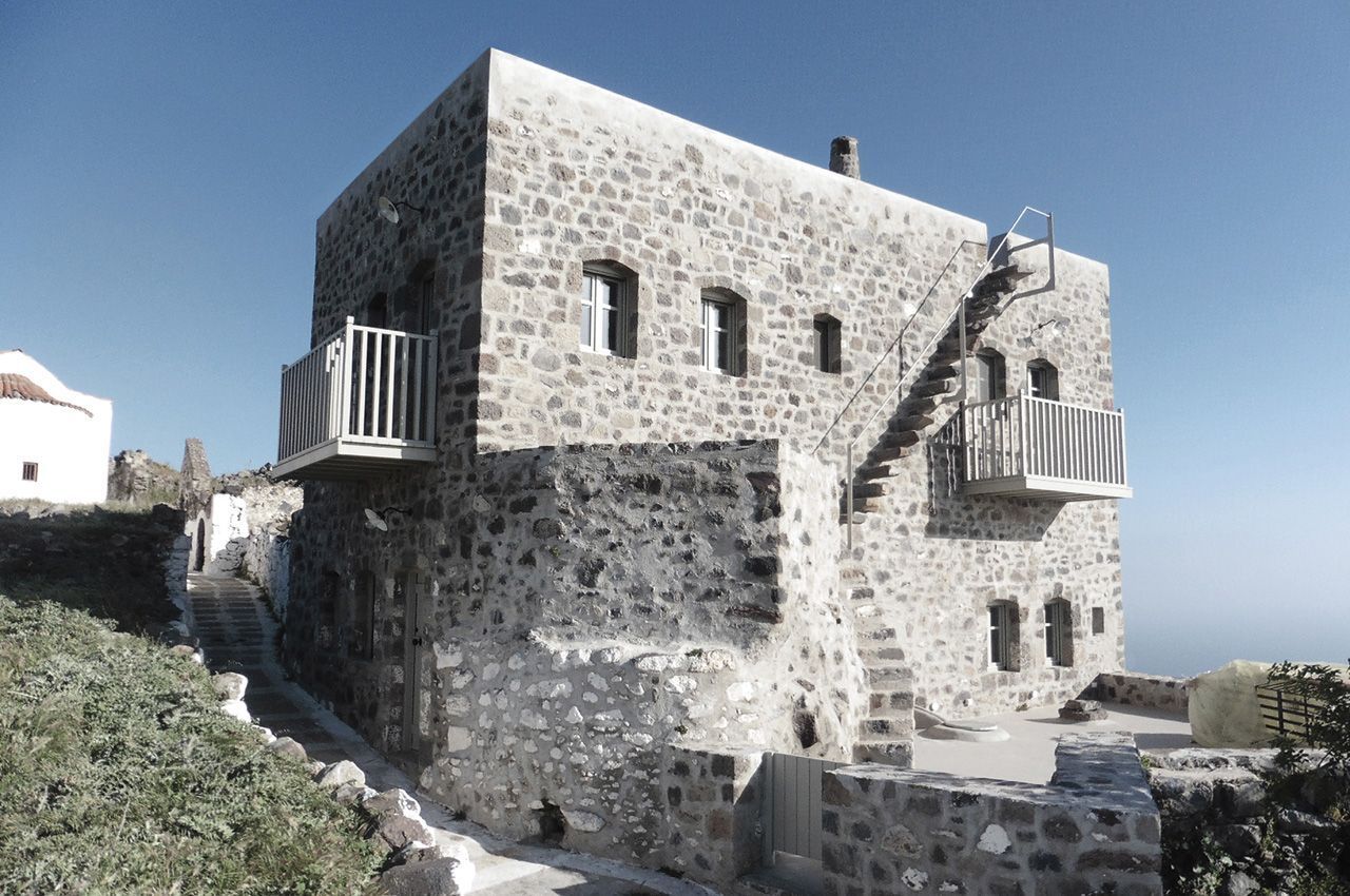 Εντυπωσιακή αποκατάσταση του διώροφου καστρόσπιτου στη Νίσυρο (pics ...
