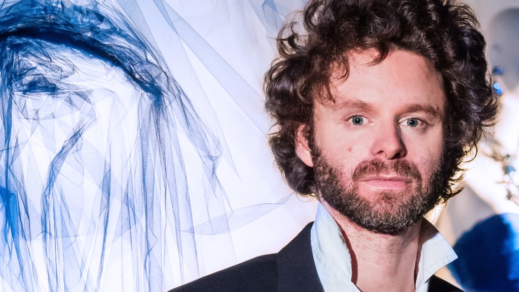 Benjamin Shine: Ο καλλιτέχνης με το τούλι - Mononews.gr