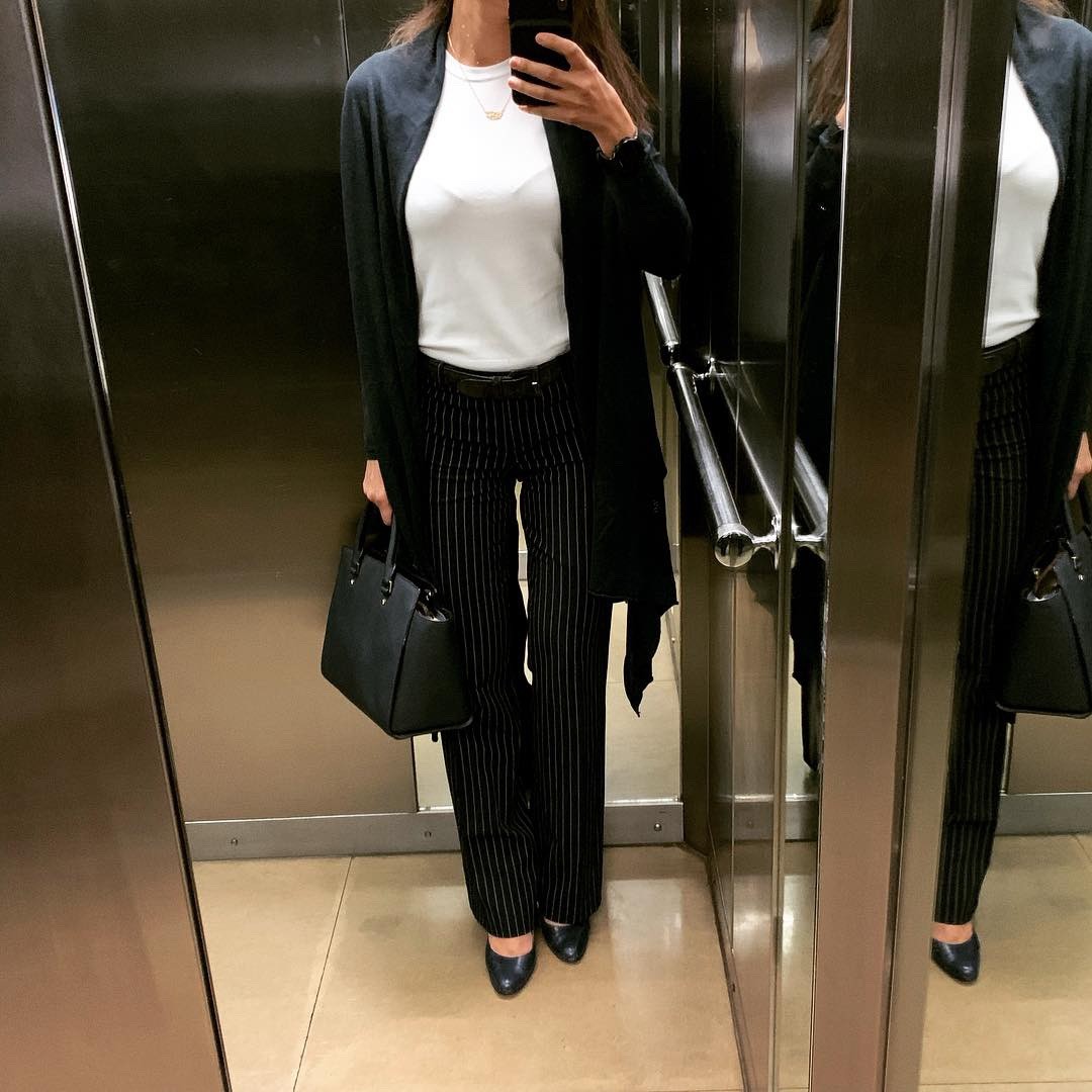 Executive look of the day: Η γοητεία της απλότητας - Mononews.gr