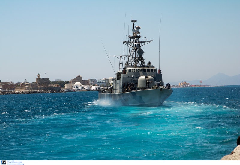 Με πυραυλάκατο του πολεμικού ναυτικού οι ψηφοφόροι στην κάλπη! (pics ...