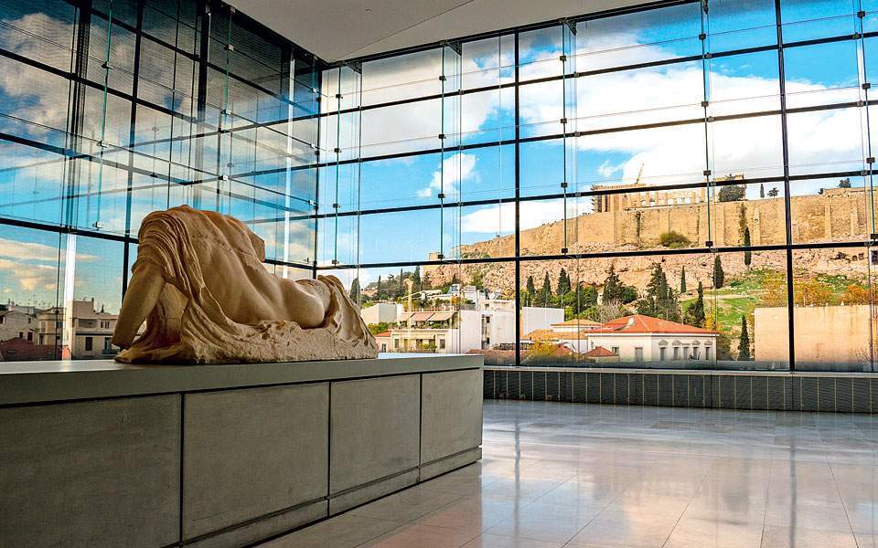 Η Μετόπη του Παρθενώνα από το Λούβρο στην Αθήνα για τα 200 χρόνια από ...