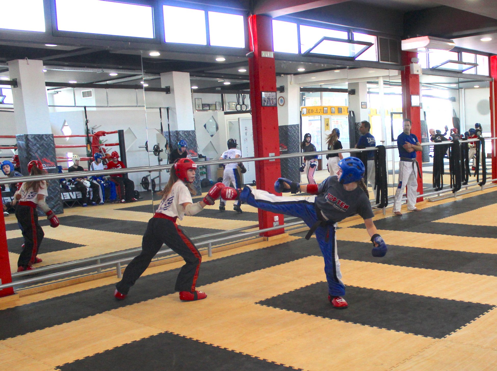 Οι νεαροί μαχητές της Εθνικής Ομάδας Kickboxing - Point Fighting ...