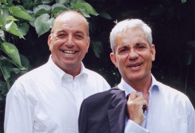 Στους δισεκατομμυριούχους Reuben Brothers το La Residence της Μυκόνου ...