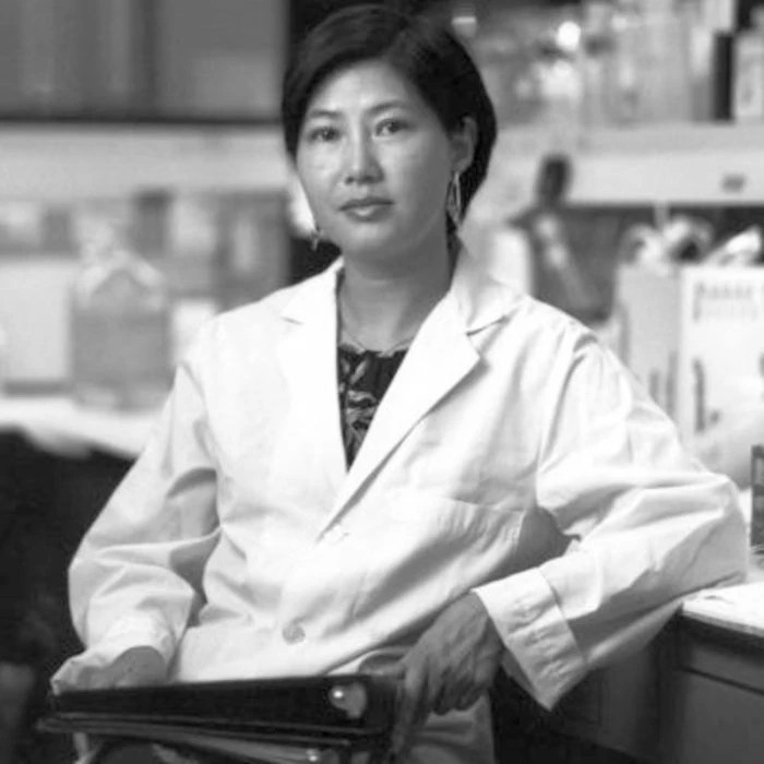 H πρώτη επιστήμονας που ανακάλυψε τι προκαλεί το AIDS, Flossie Wong ...