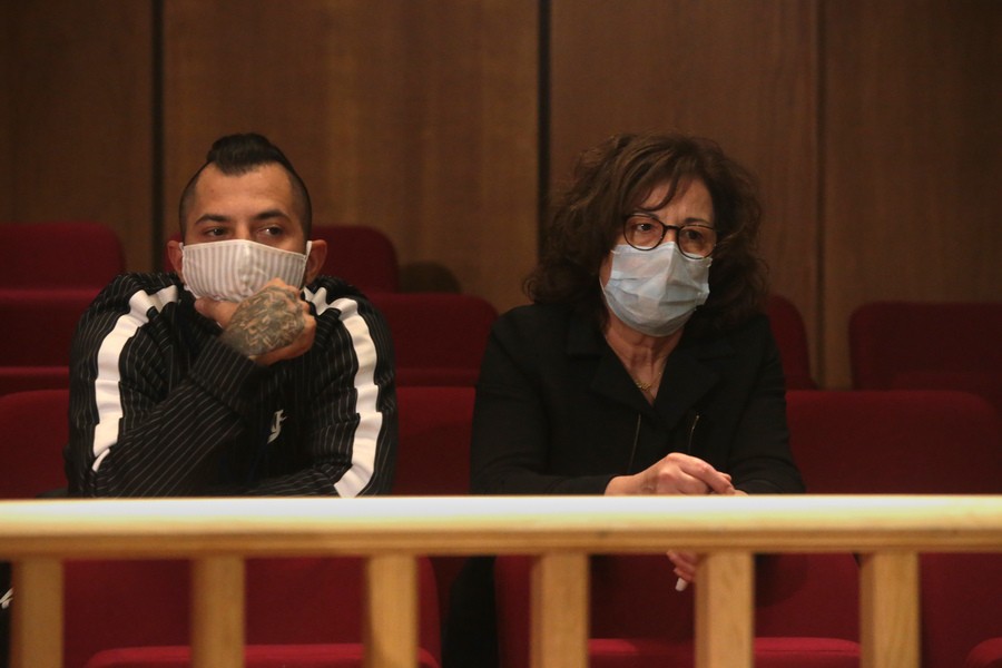 Κατέρρευσε η Μάγδα Φύσσα στο άκουσμα της απόφασης του δικαστηρίου ...