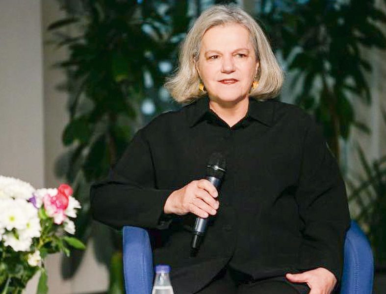 Η Δήμητρα Φιλίππου παρουσιάζει Αφροδίτη Λίτη στους Δελφούς, ψηφιακά ...