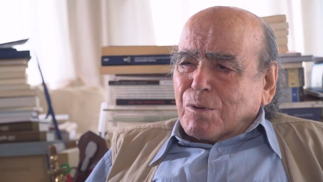 Ο Θανάσης Βαλτινός θυμάται τα «Δεκαοχτώ Κείμενα» εναντίον της χούντας ...