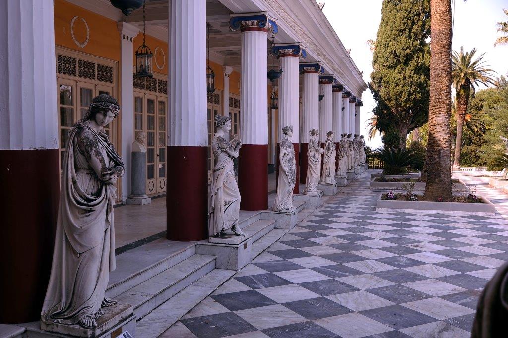 Άνοιξε και πάλι το Αχίλλειο στην Κέρκυρα - Mononews.gr