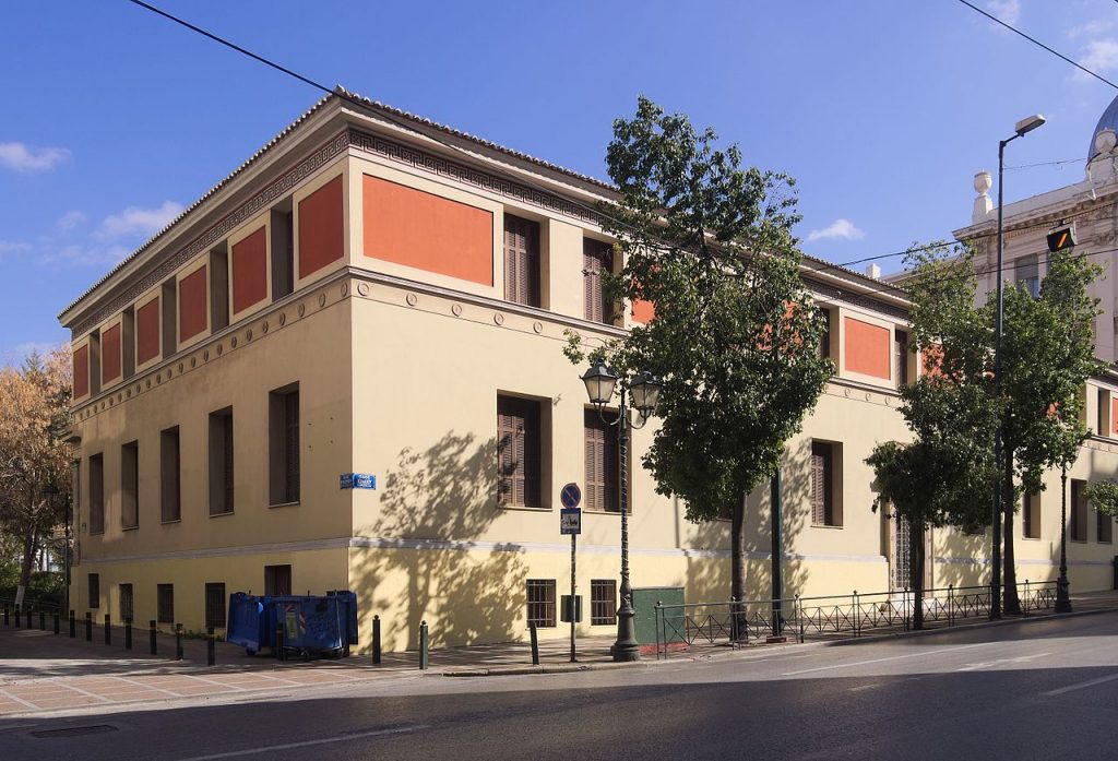 Ιστορικά κτήρια του κέντρου της Αθήνας ξαναζούν μέσα από την Μπιενάλε ...