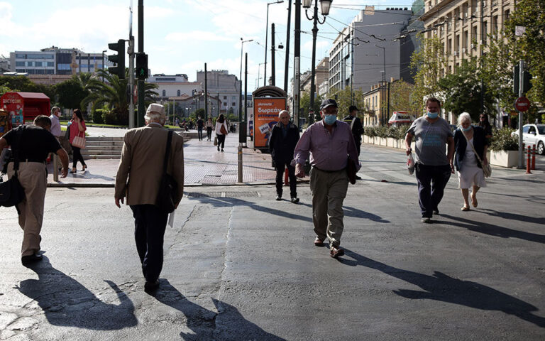 Σε ισχύ το πρόστιμο για ανεμβολίαστους άνω των 60 ετών – Ποιοι ...