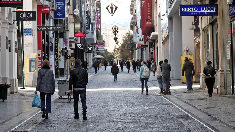 Με rapid test παραμένει η είσοδος σε λιανεμπόριο, κομμωτήρια και χώρους ...