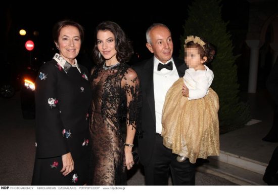 O γύρος του κόσμου σε...18 ημέρες για το ζεύγος Κούστα και το entourage ...