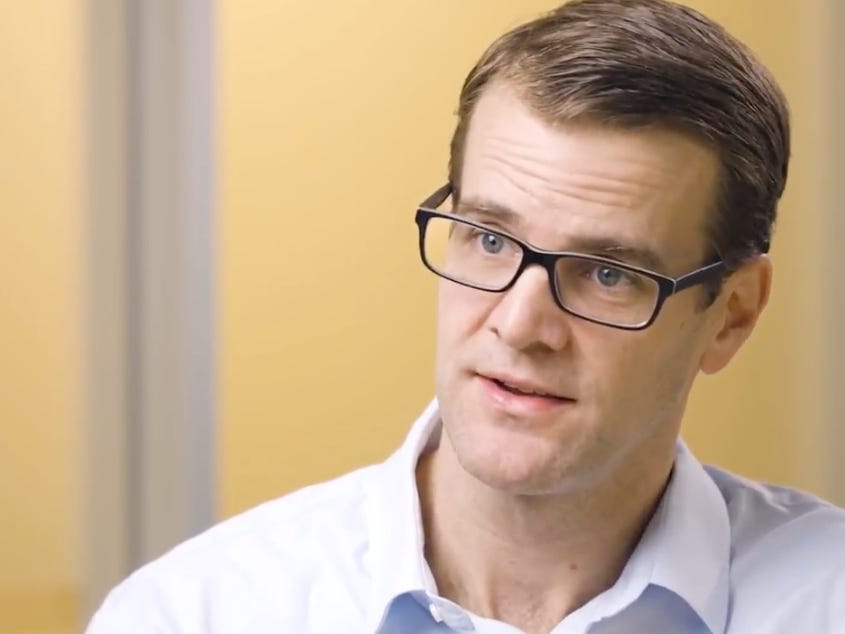 Moderna: Οι ενισχυτικές δόσεις για την Όμικρον δεν μπορούν να είναι ...