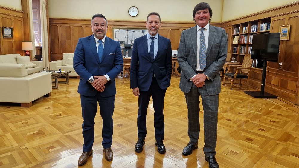 Συνάντηση του γγ του Γραφείου του Πρωθυπουργού και του διοικητή της ΤτΕ ...