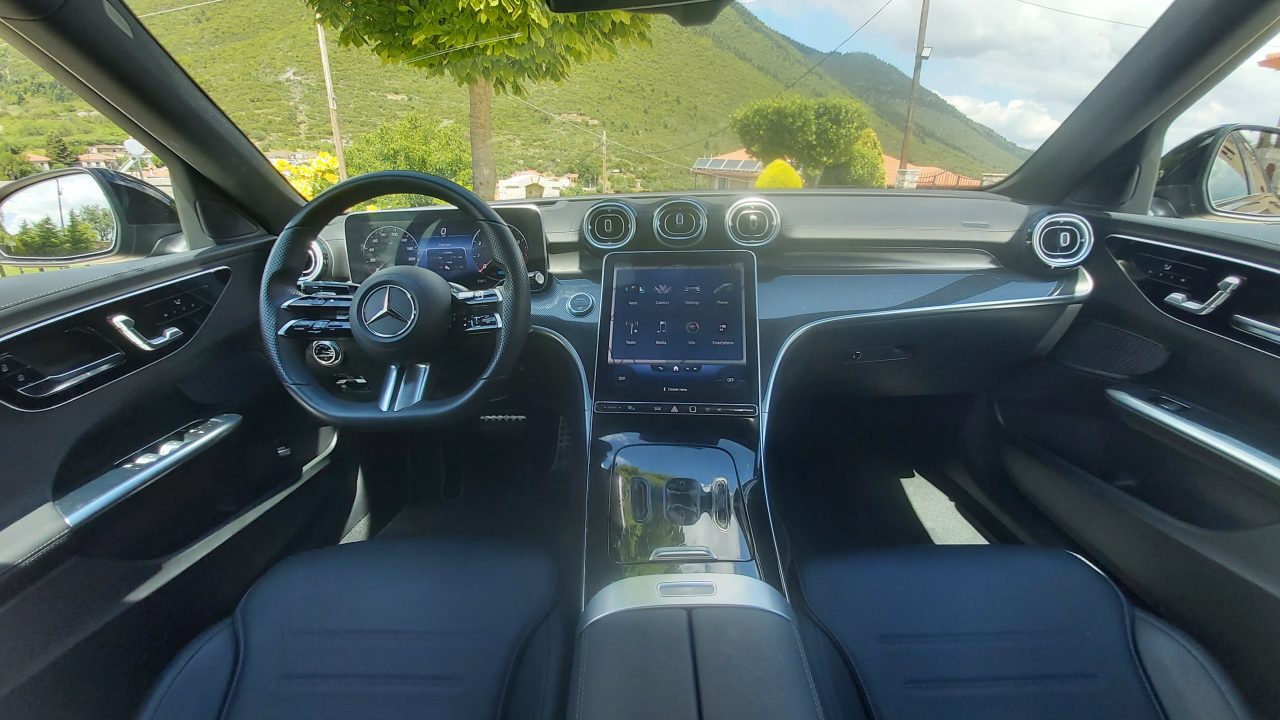 Ταξιδεύουμε με Mercedes C Class 180! - Mononews.gr