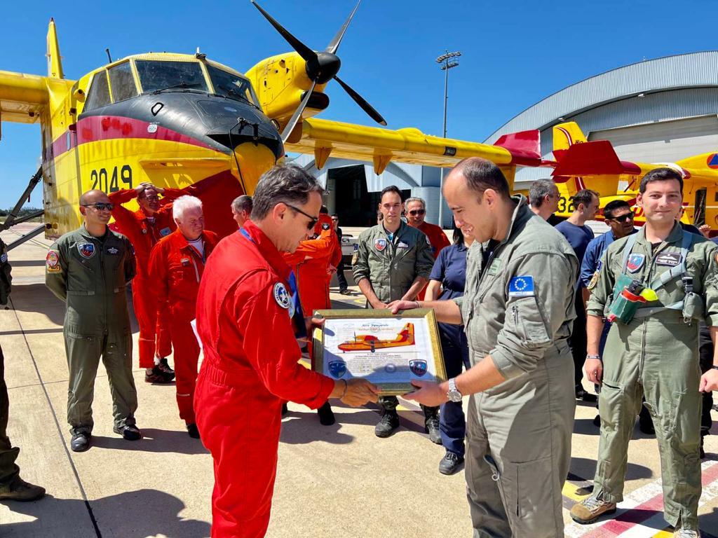 Το «ευχαριστώ» των Γάλλων για τα ελληνικά Canadair - Mononews.gr