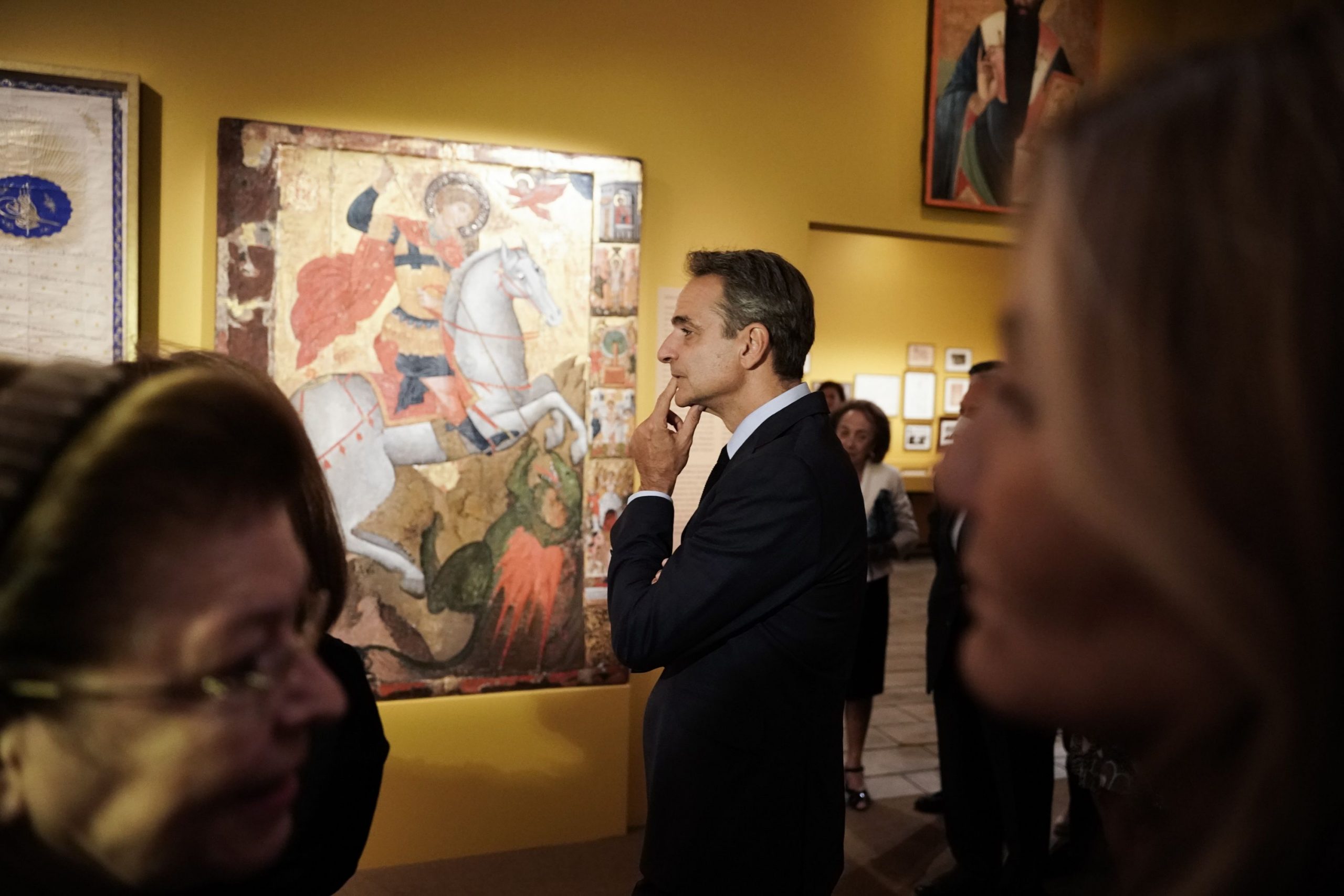 Λαμπρά εγκαίνια στο Μουσείο Μπενάκη στην έκθεση «Μικρά Ασία» - Δείτε ...