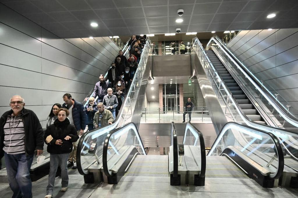 Θεσσαλονίκη: Περιήγηση πολιτών σε εγκαταστάσεις του υπό κατασκευή Μετρό ...
