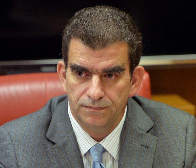 Καρέλια: Η καπνοβιομηχανία που έφτασε να έχει ταμειακά διαθέσιμα ίσης ...