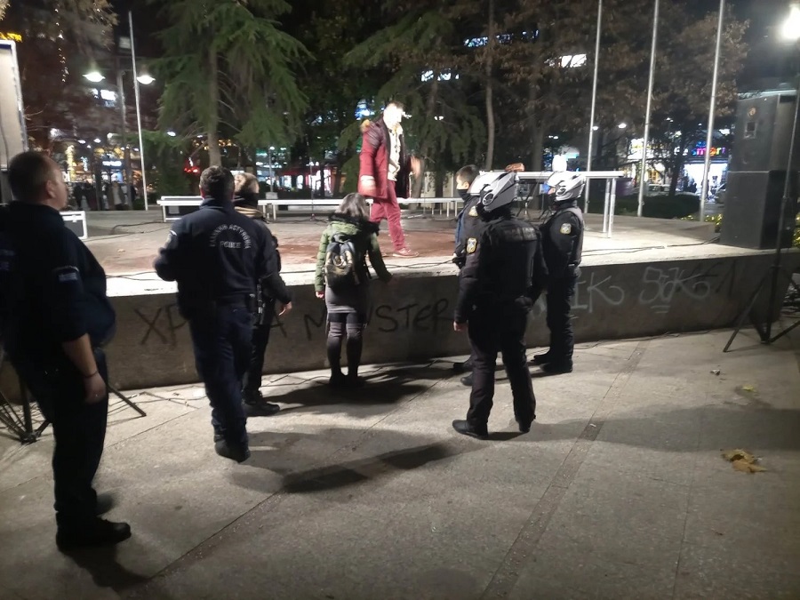 Λάρισα: Επιχείρησε να κάψει τη γυναίκα του και το παιδί του - Απειλούσε ...