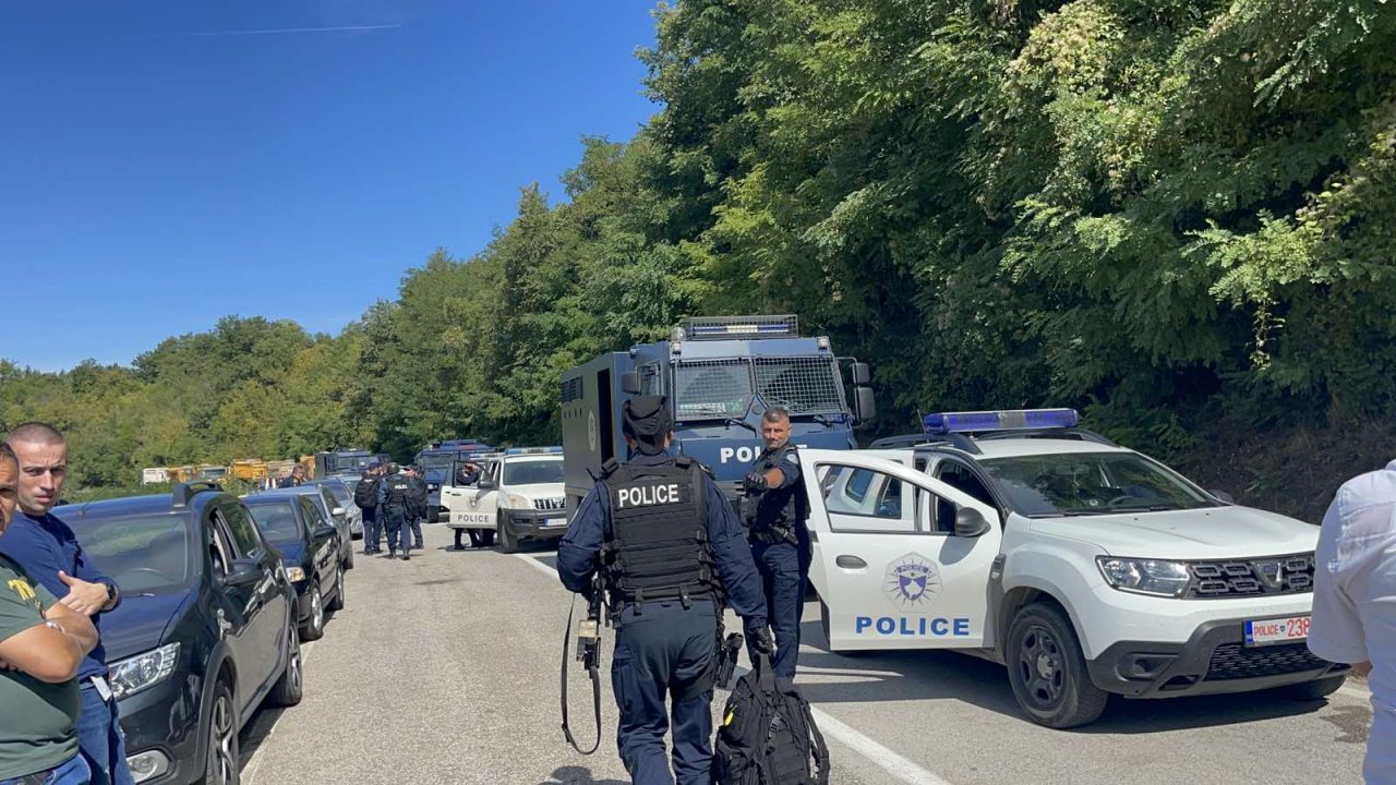 Νέα ένταση στο Κόσοβο: Αστυνομικοί πυροβόλησαν αυτοκίνητο κοντά στα ...