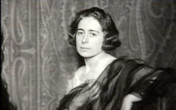 «Θα μπορούσατε να ποζάρετε γυμνή;» Η φωτογράφιση της Nelly’s που άφησε ...