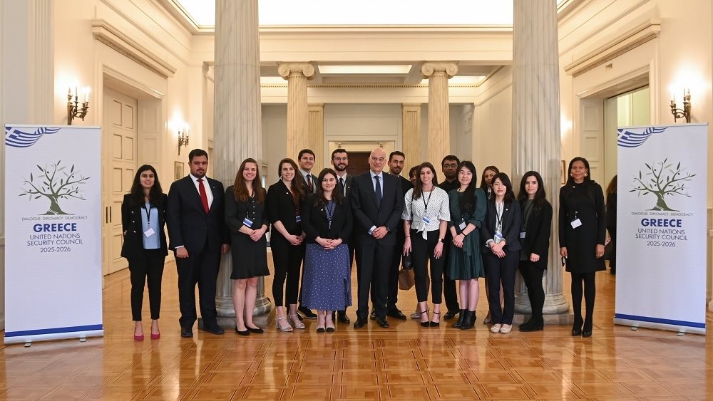 Συνάντηση Δένδια με μεταπτυχιακούς φοιτητές του Πανεπιστημίου Tufts ...