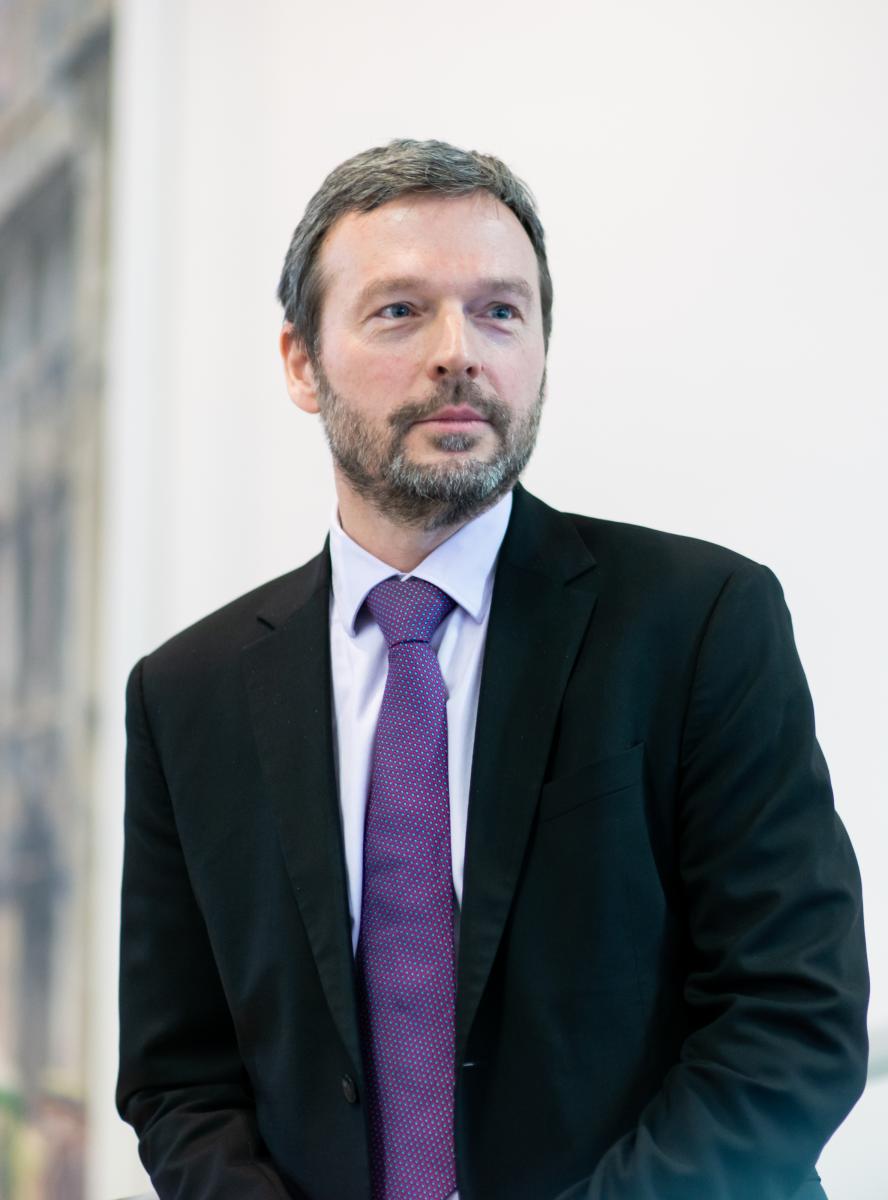 Πιερ Ουνς (EKT): Όσο αυξάνονται οι μισθοί, θα ανεβαίνουν και τα ...