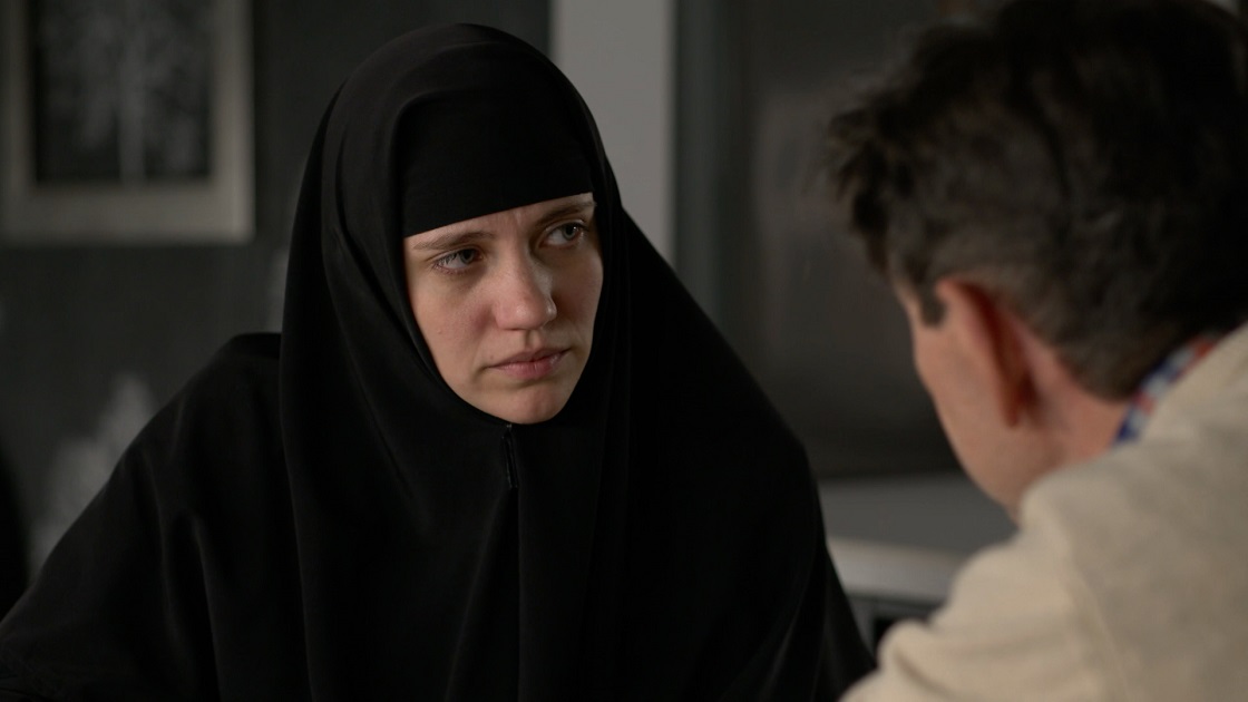 Μαύρο Ρόδο: Η Ελισάβετ και ο Γεράσιμος έρχονται κοντά (video) - Mononews.gr