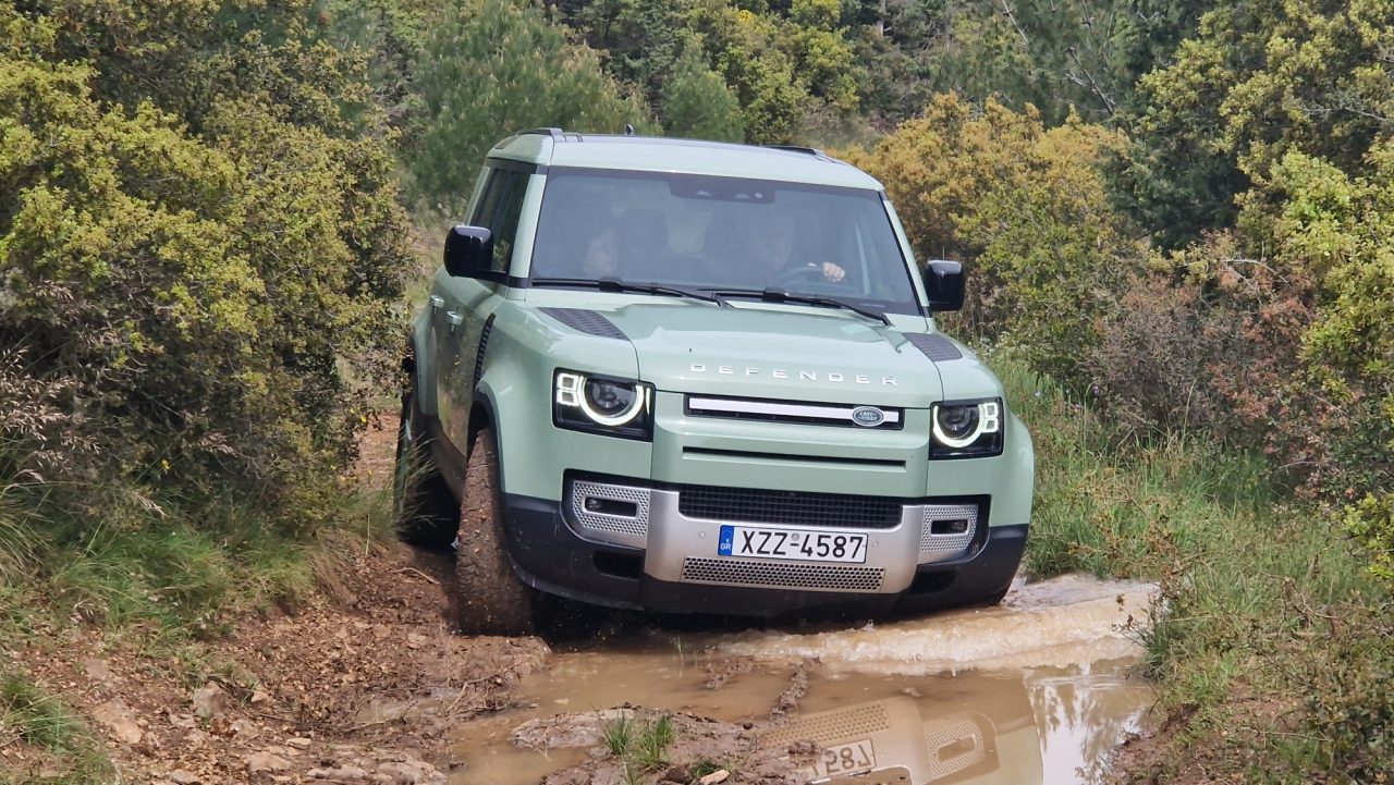 Το Land Rover Defender 110 D300 στο φυσικό του περιβάλλον! - Mononews.gr