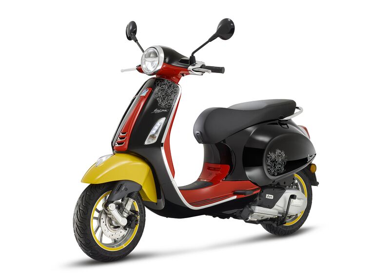 Piaggio: Φόρος τιμής στον Μίκυ Μάους με την ειδική έκδοση της Vespa ...