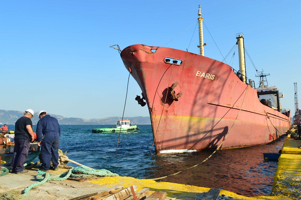 Ο.Λ. Ελευσίνας: Απομακρύνθηκε το πλοίο Baris - Mononews.gr