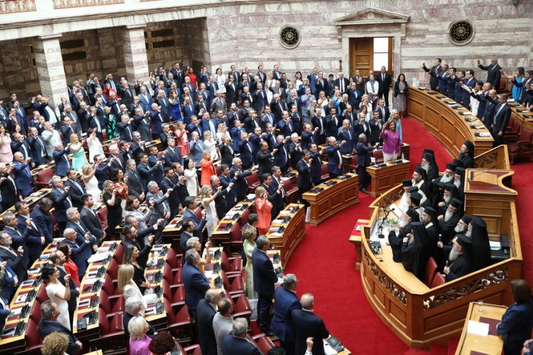Τι μισθό παίρνουν υπουργοί, υφυπουργοί και γενικοί γραμματείς ...