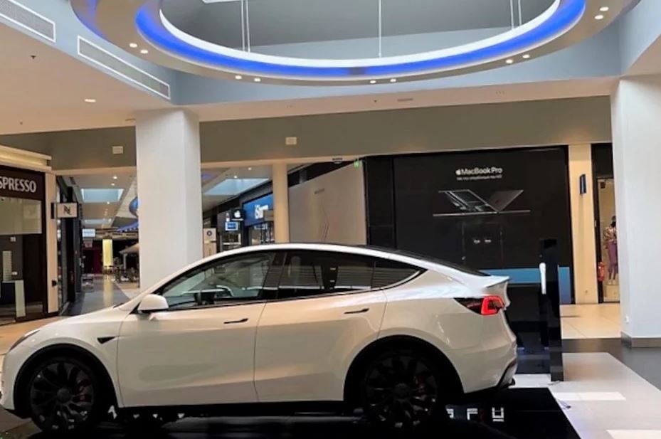 Tesla: Νέο κατάστημα Pop-Up στη Θεσσαλονίκη - Mononews.gr