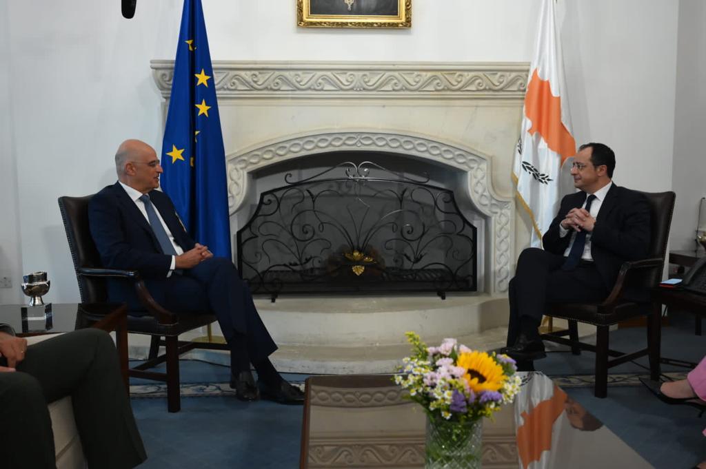 Συνάντηση Δένδια-Χριστοδουλίδη: Ελλάδα και Κύπρος υπήρξαν πάντοτε ...