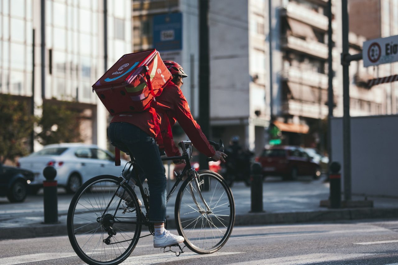 efood: Οι διανομείς αξιολογούν θετικά τη συνεργασία τους με την ...