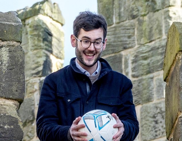 Λόρδος Μαξ Πέρσι: Ετοιμάζει τη μεγαλύτερη πώληση γης στην Αγγλία ...