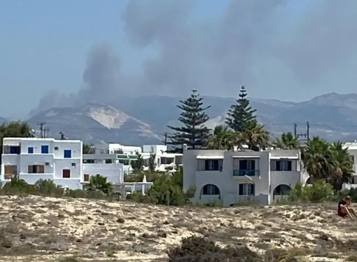 Νάξος: Μεγάλη φωτιά στην Κεραμωτή - Φτάνουν πυροσβεστικά και από Σύρο ...