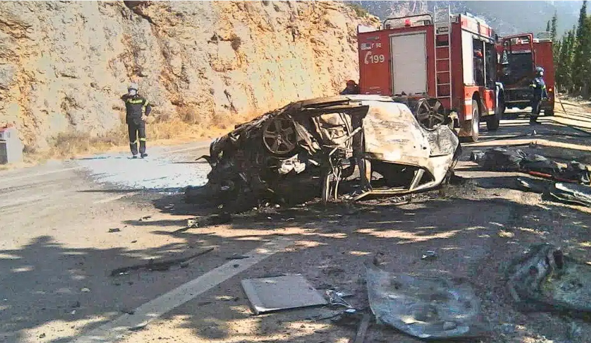 Φωκίδα: Γυναίκα απανθρακώθηκε μετά από σύγκρουση ΙΧ με λεωφορείο που ...