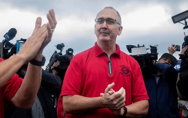 Αυτοκινητοβιομηχανία: «Μαύρος καπνός» στις διαπραγματεύσεις με τα ...