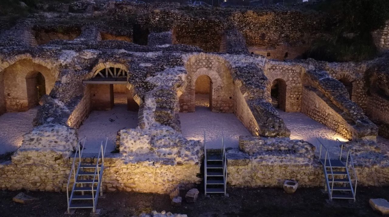 Ρωμαϊκό Στάδιο: Ένα νέο, εμβληματικό μνημείο για την Πάτρα - Mononews.gr