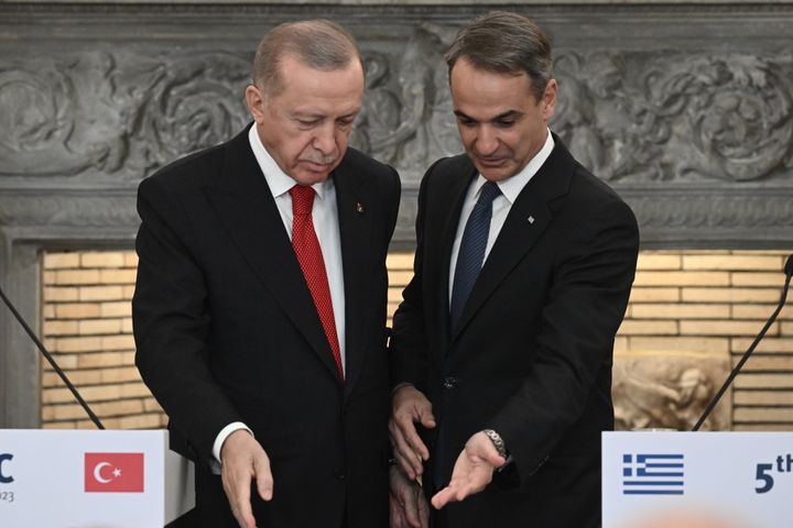 Ταγίπ Ερντογάν: Γιατί ο «λύκος έγινε αρνάκι» - Η ξαφνική μεταστροφή της ...