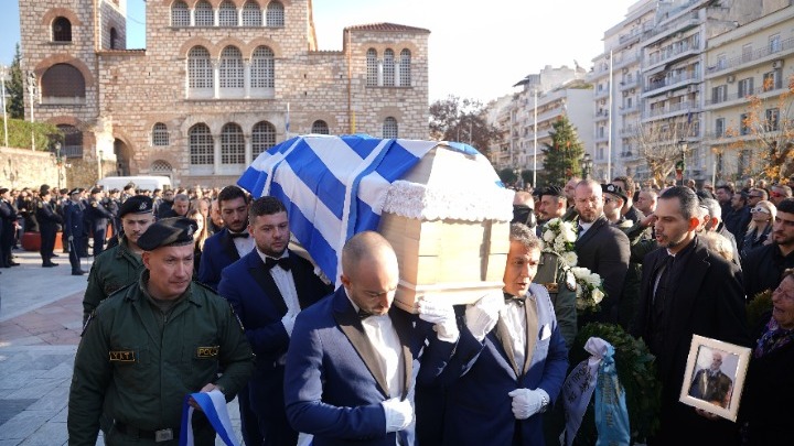Σε κλίμα οδύνης και συγκίνησης η κηδεία του 31χρονου αστυνομικού ...