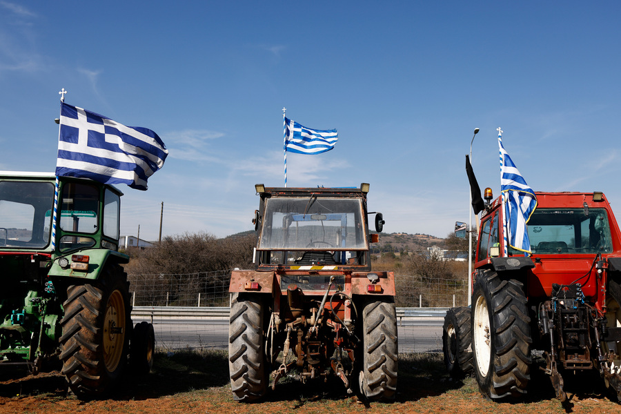 Θεσσαλονίκη: Αποκλεισμός του τελωνείου Ευζώνων από αγρότες - Mononews.gr