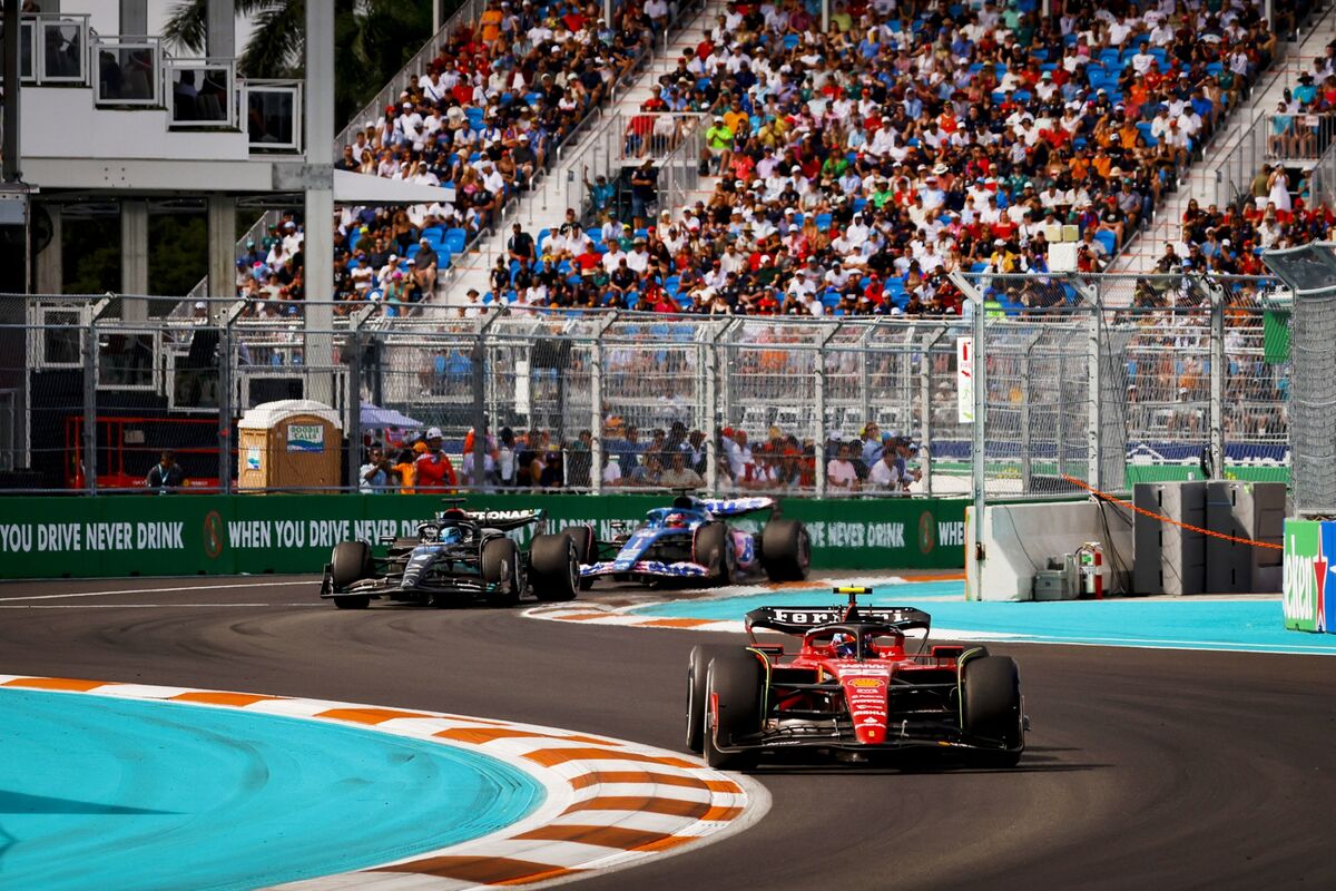 Formula 1: Πώς θα δείτε από κοντά έναν αγώνα χωρίς να ξοδέψετε μια ...